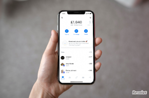 Revolut Junior e un card pentru copii - Roșu Direct